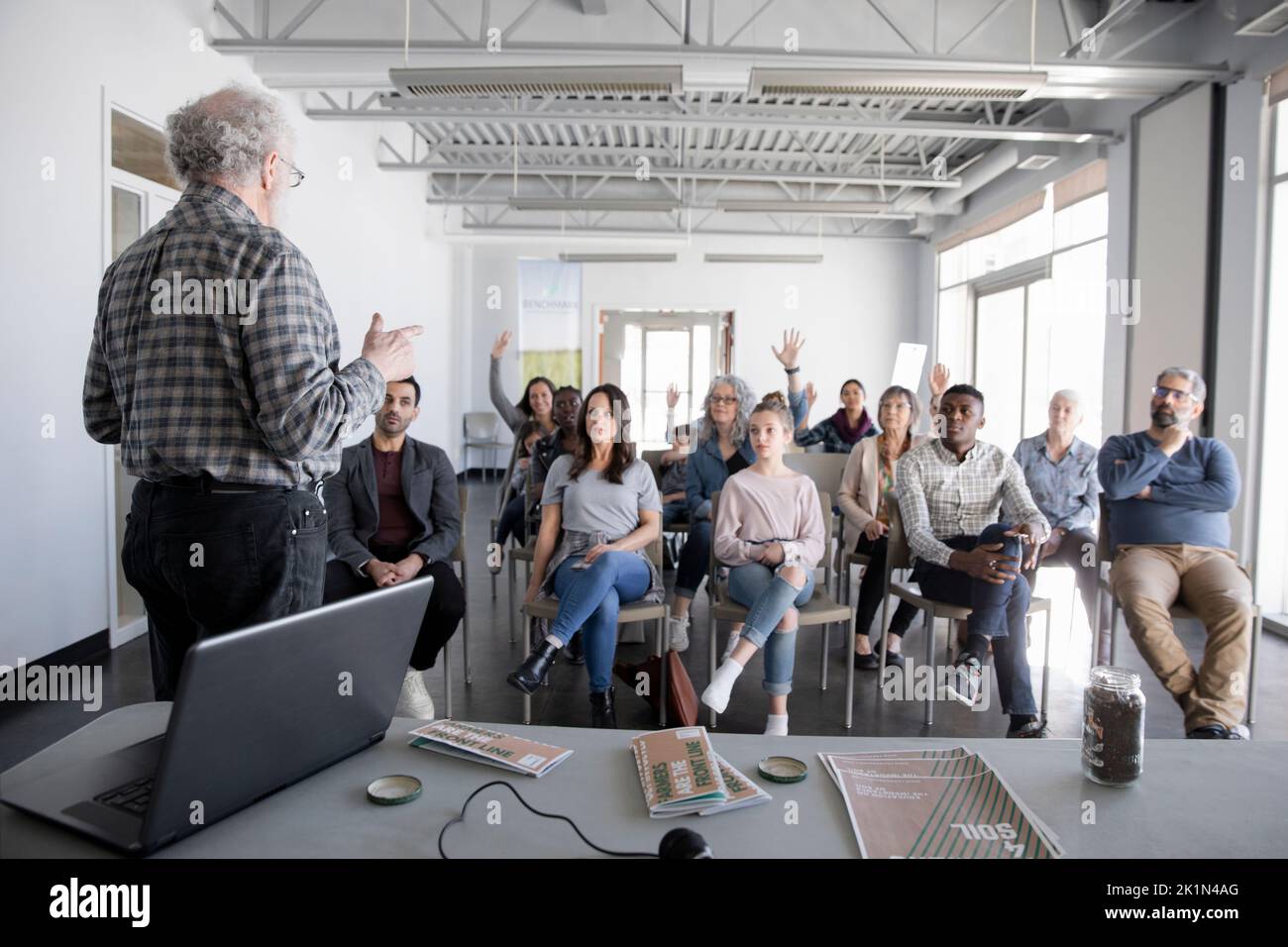 Black male speaker hi-res stock photography and images - Alamy