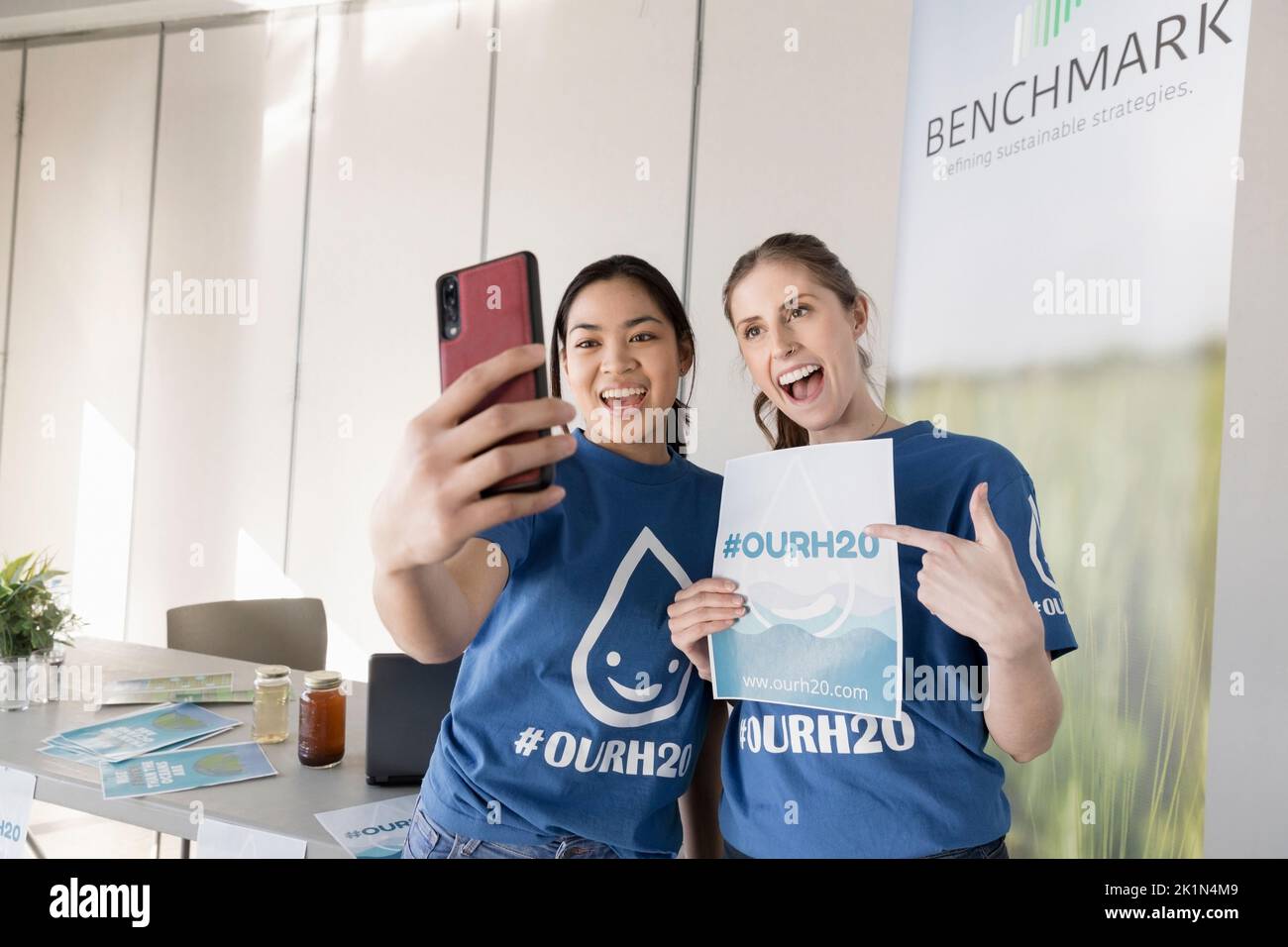 Environmental selfie hi-res stock photography and images - Alamy