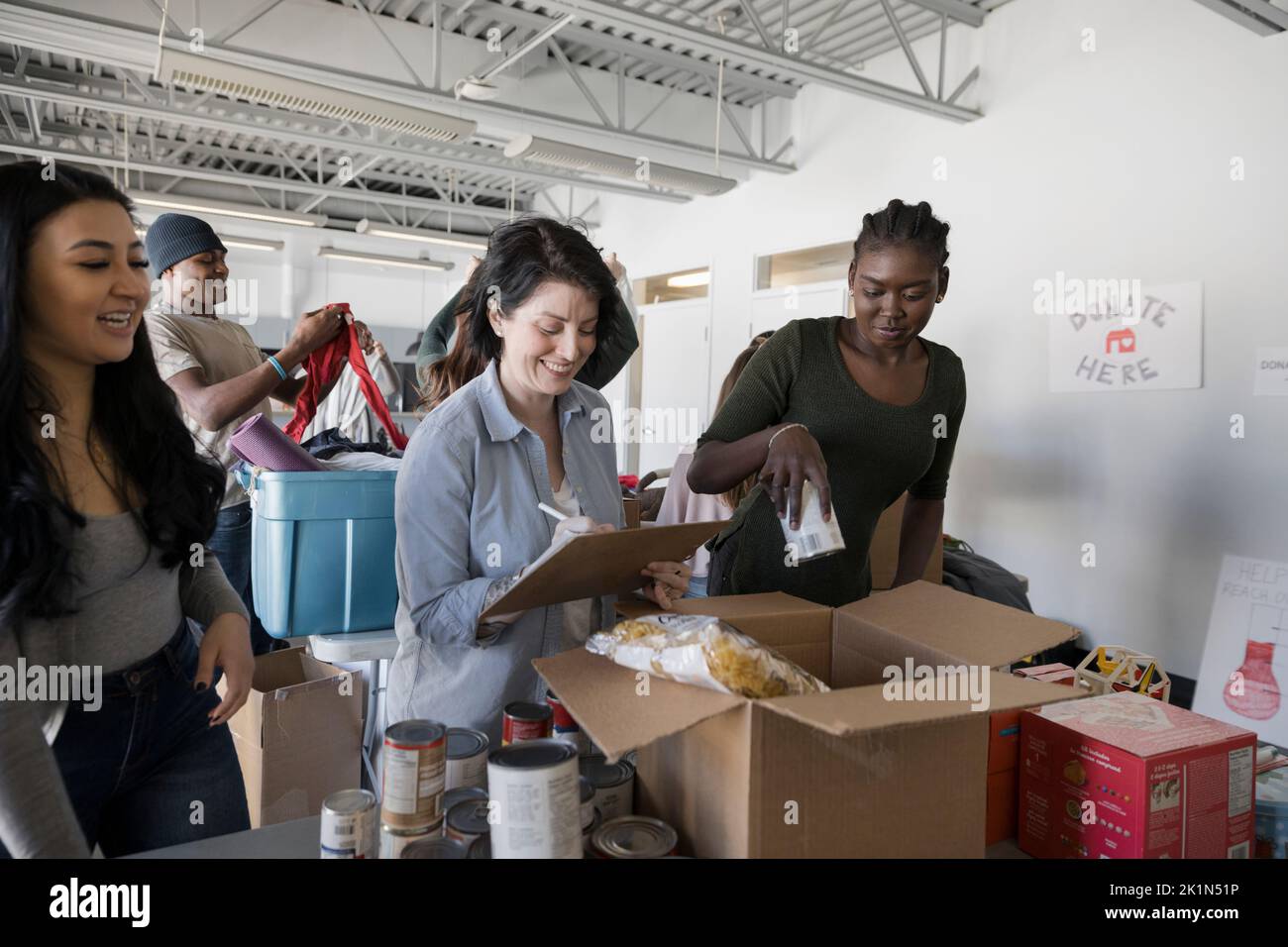Food bank standing sign hi-res stock photography and images - Alamy