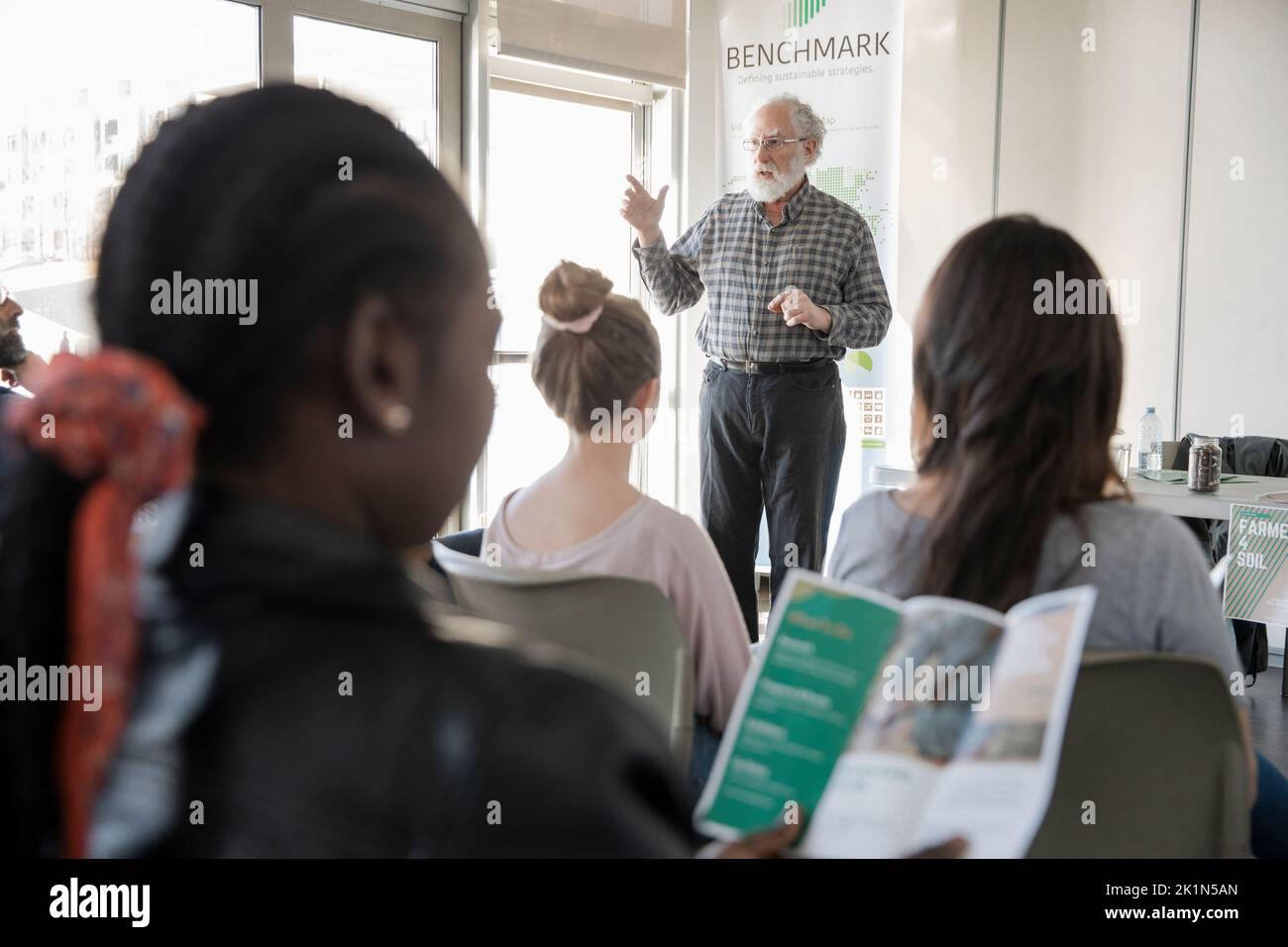 Speaker talking audience hi-res stock photography and images - Alamy