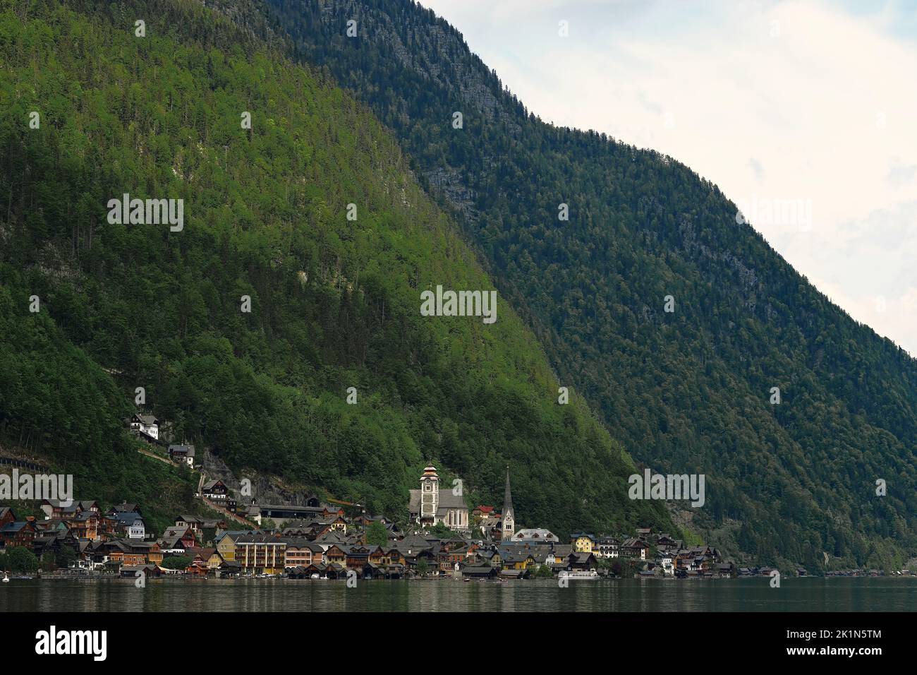 Scenic view of famous Hallstatt mountain village in the Austrian Alps ...