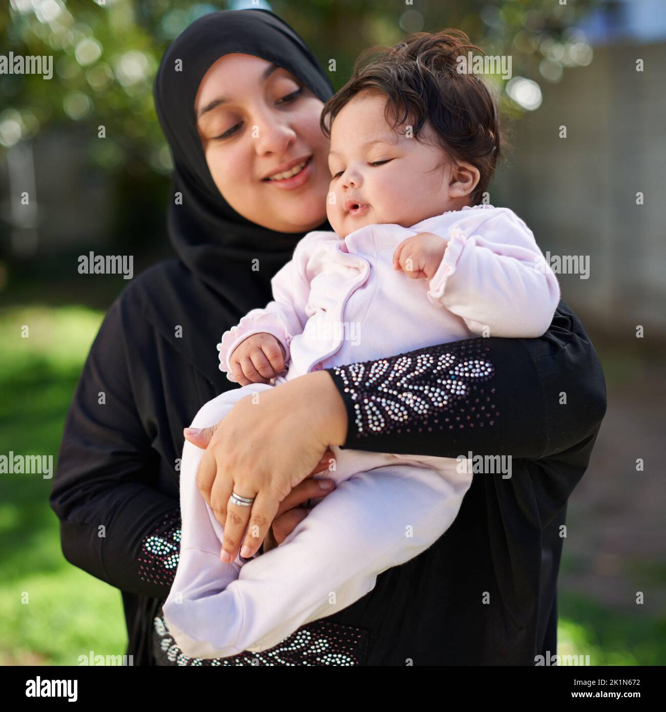 My baby love. a muslim mother and her little baby girl Stock Photo - Alamy