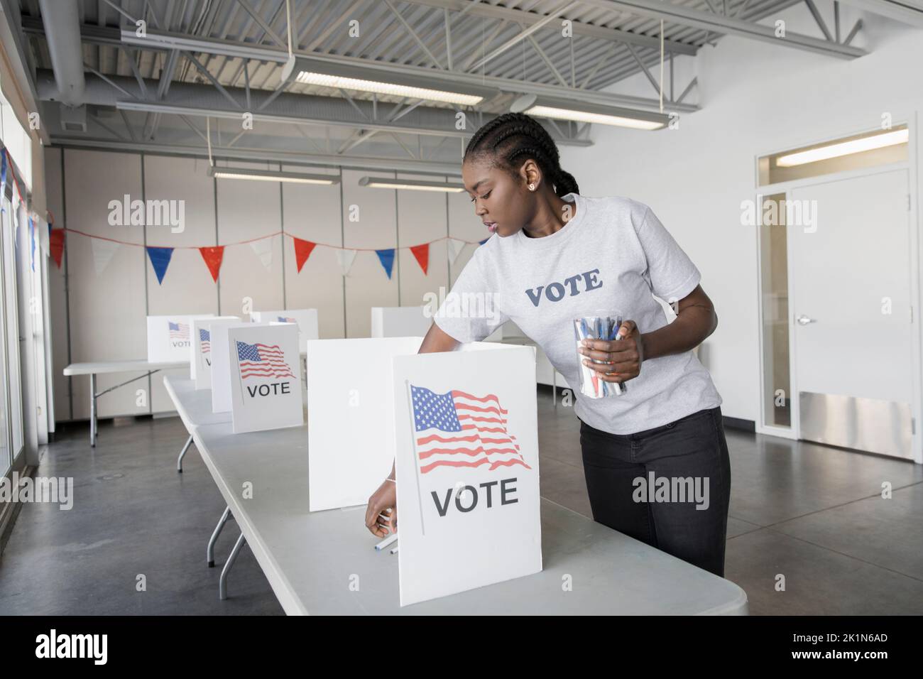 American female voting hi-res stock photography and images - Alamy