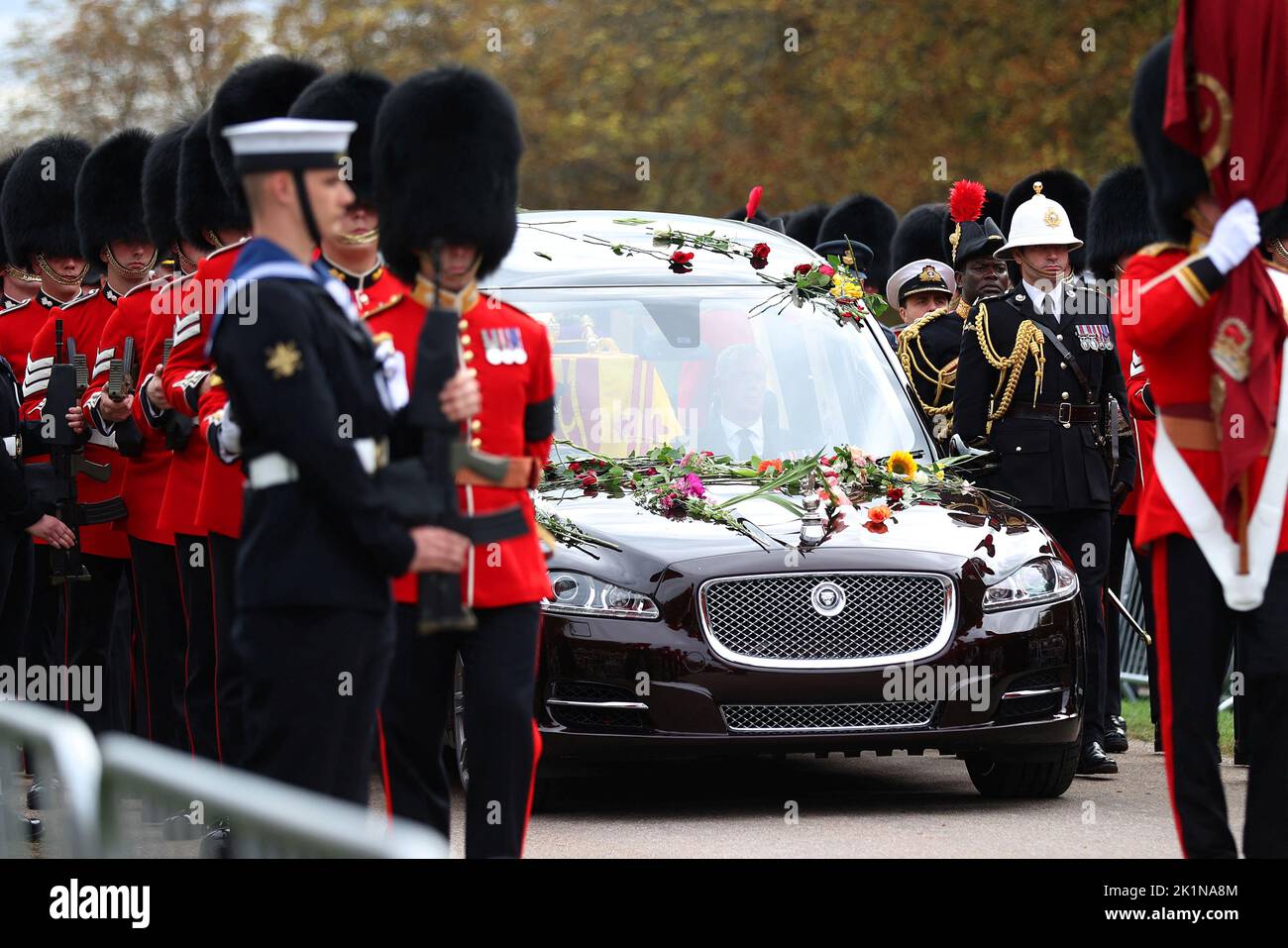 Queen elizabeth ii hearse balmoral hi-res stock photography and images - Alamy