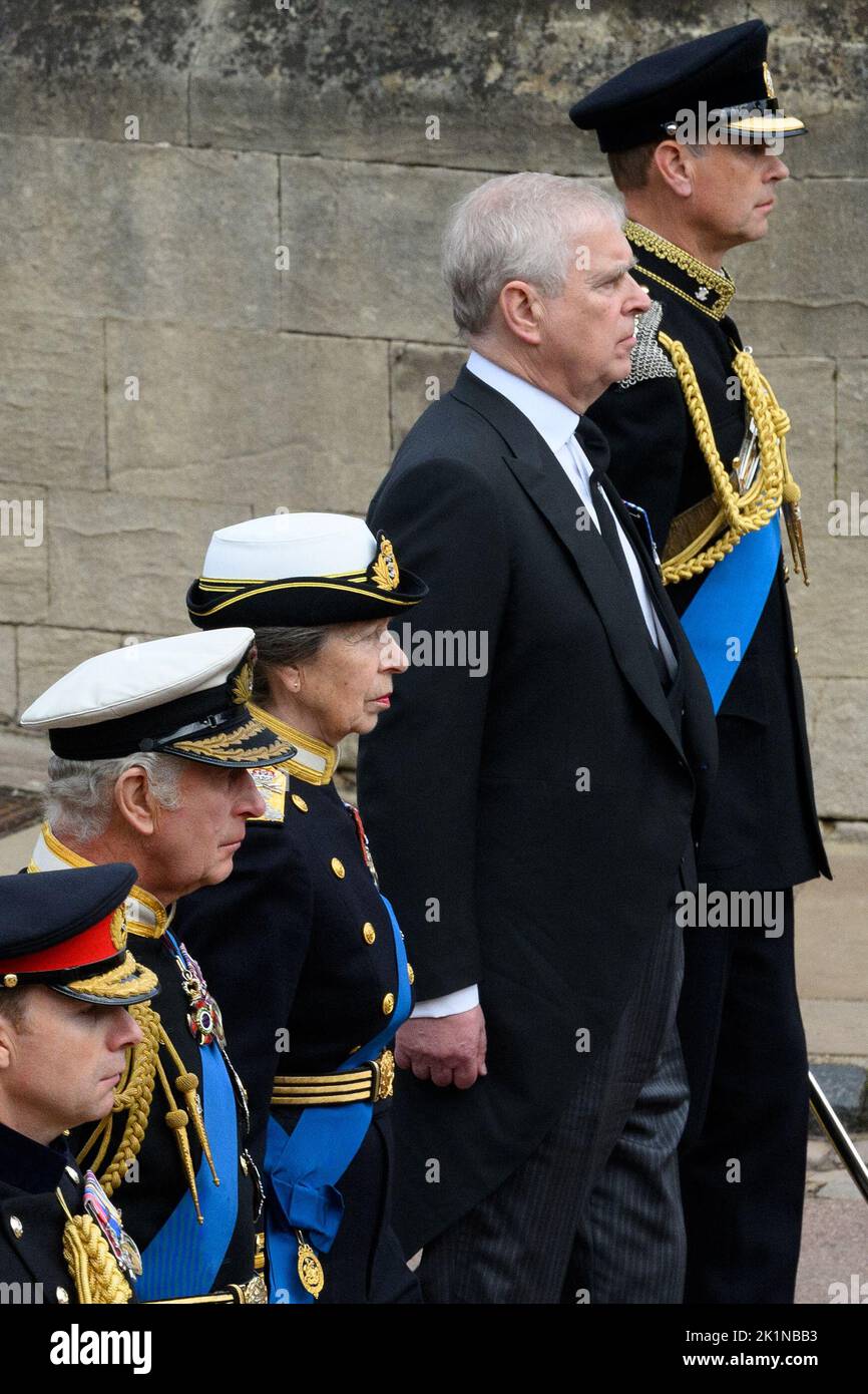 Queen elizabeth ii burial procession hi-res stock photography and ...