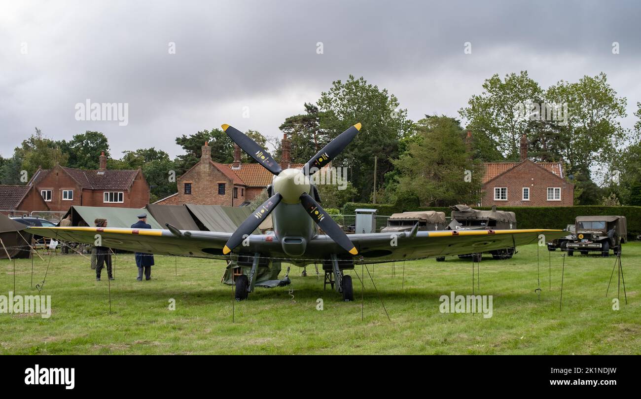 Battle of britian spitfire hi-res stock photography and images - Alamy