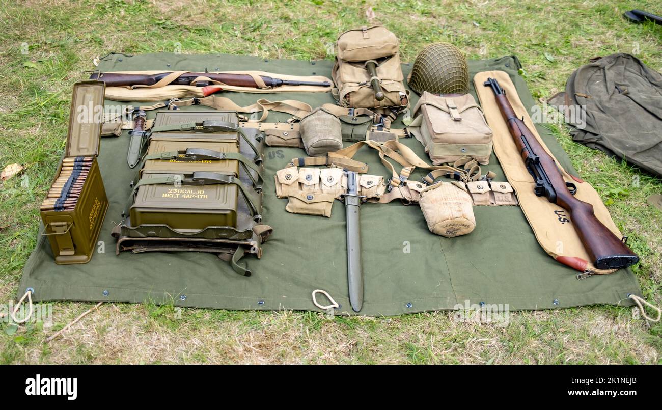 65. The contents of the kit bag of a World War 2 soldier on display ...