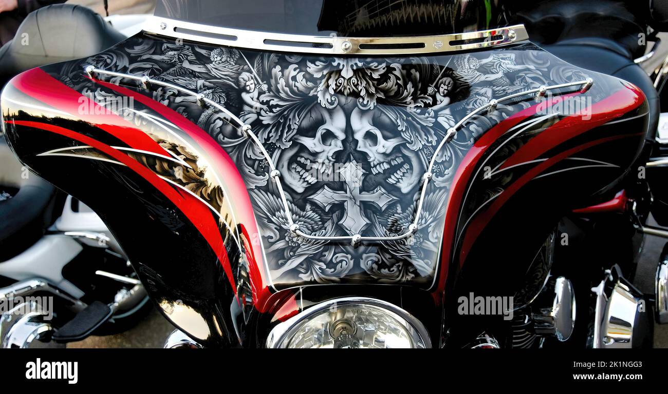 Details of some Beautiful Custom Harley-Davidson Motorcycles (2 Stock ...