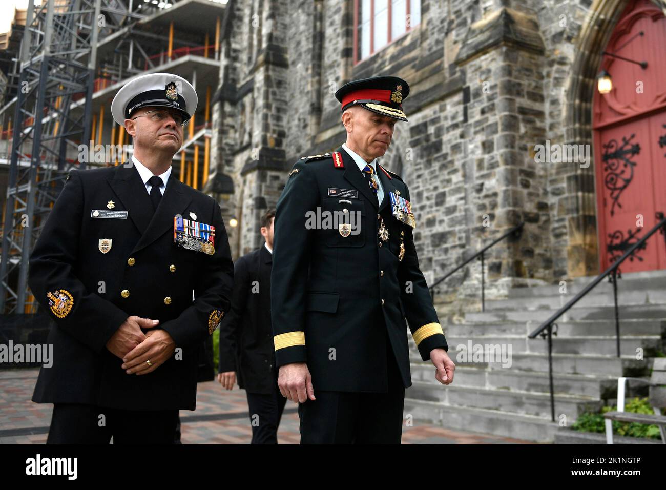 Gen. Wayne Eyre, Chief of the Defence Staff, and Chief Petty Officer ...
