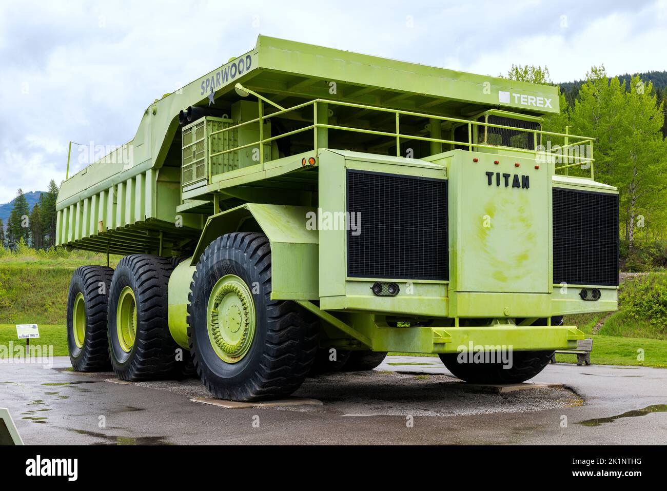 Titan T33-19 Truck; largest truck ever built; on display in Sparwood ...