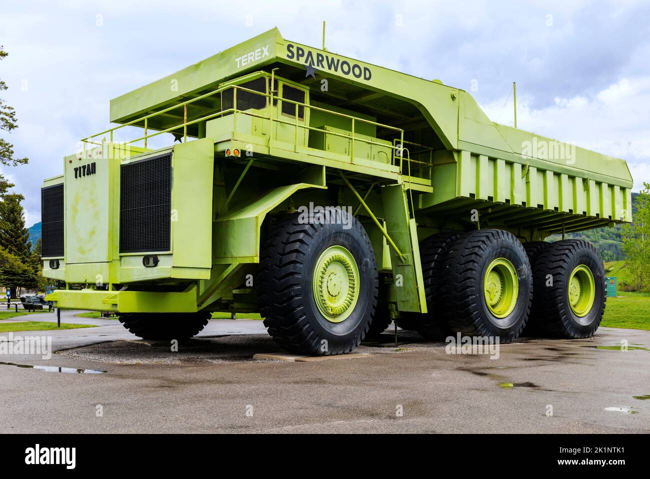 Titan T33-19 Truck; largest truck ever built; on display in Sparwood ...