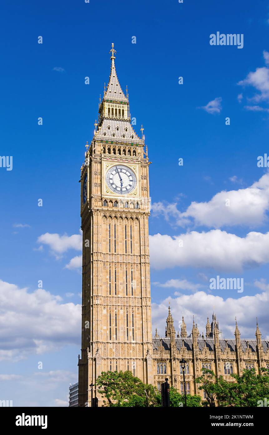 Elizabeth tower renovated hi-res stock photography and images - Alamy