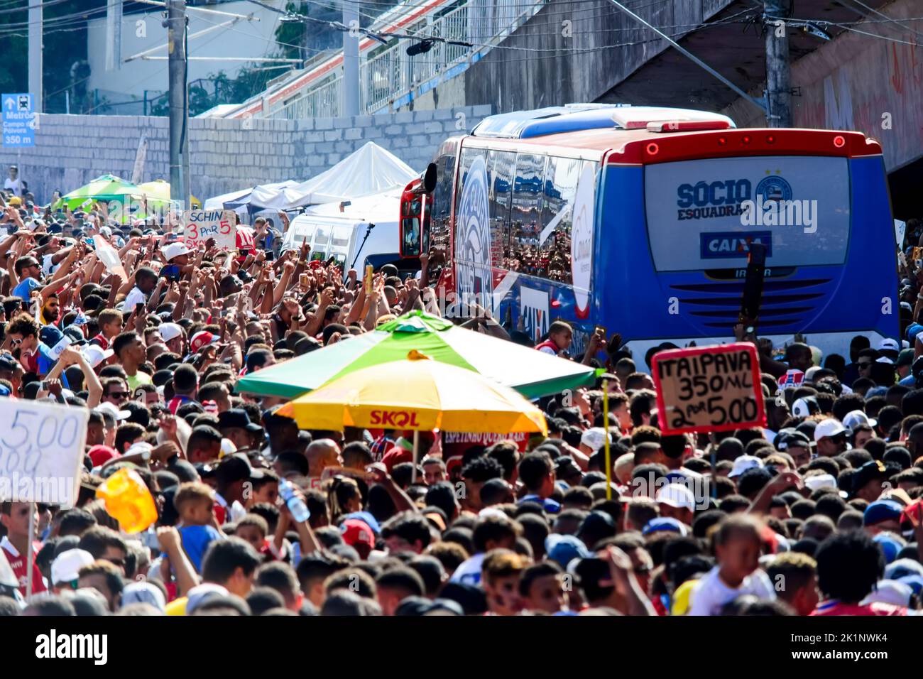 Esporte Clube Bahia fans receiving the bus with Bahia players, at Fonte ...