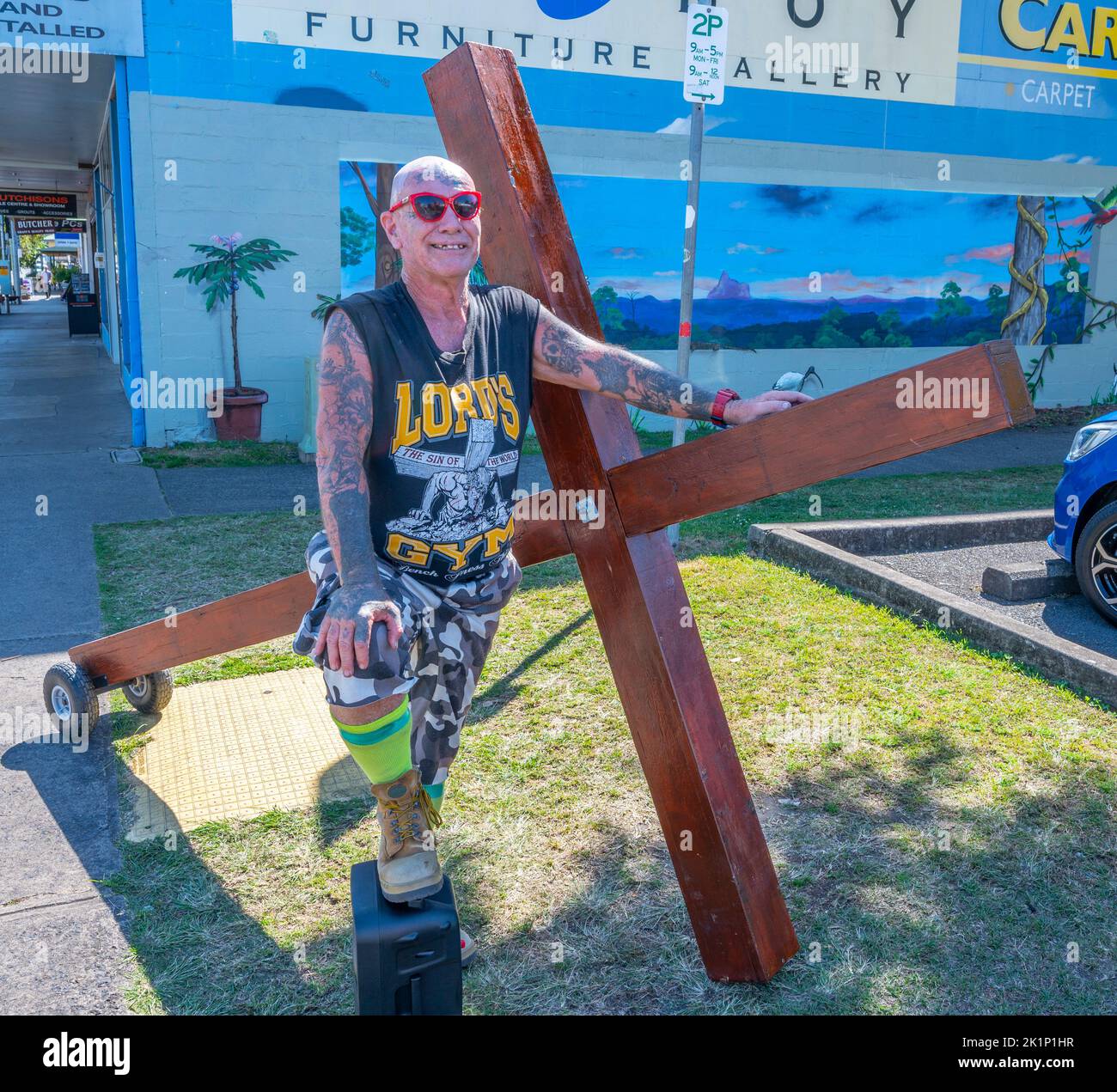 Kevin Mad Dog Mudford wheels his cross for Jesus around Australia, here ...