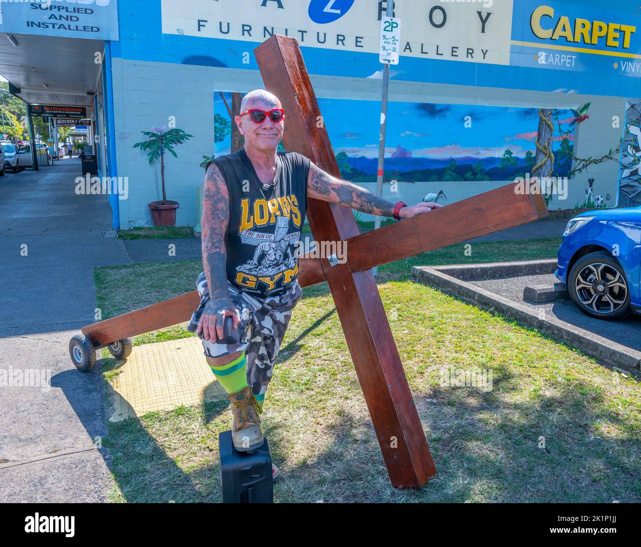 Kevin Mad Dog Mudford wheels his cross for Jesus around Australia, here ...