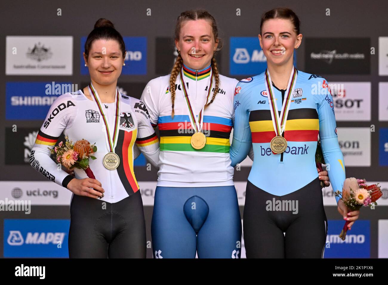 Justyna Czapla of Germany , winner of the silver medal, Zoe Bäckstedt ...