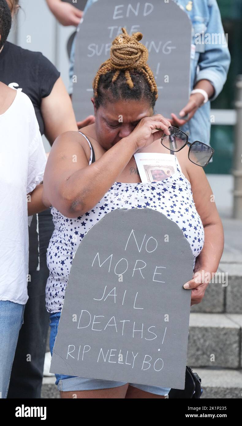 2022 death hi-res stock photography and images - Alamy
