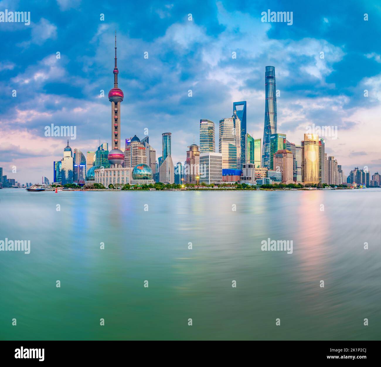 Lujiazui clouds hi-res stock photography and images - Alamy