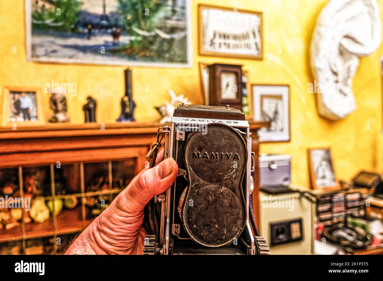 Old Kamera Mamiya c3 Stock Photo - Alamy