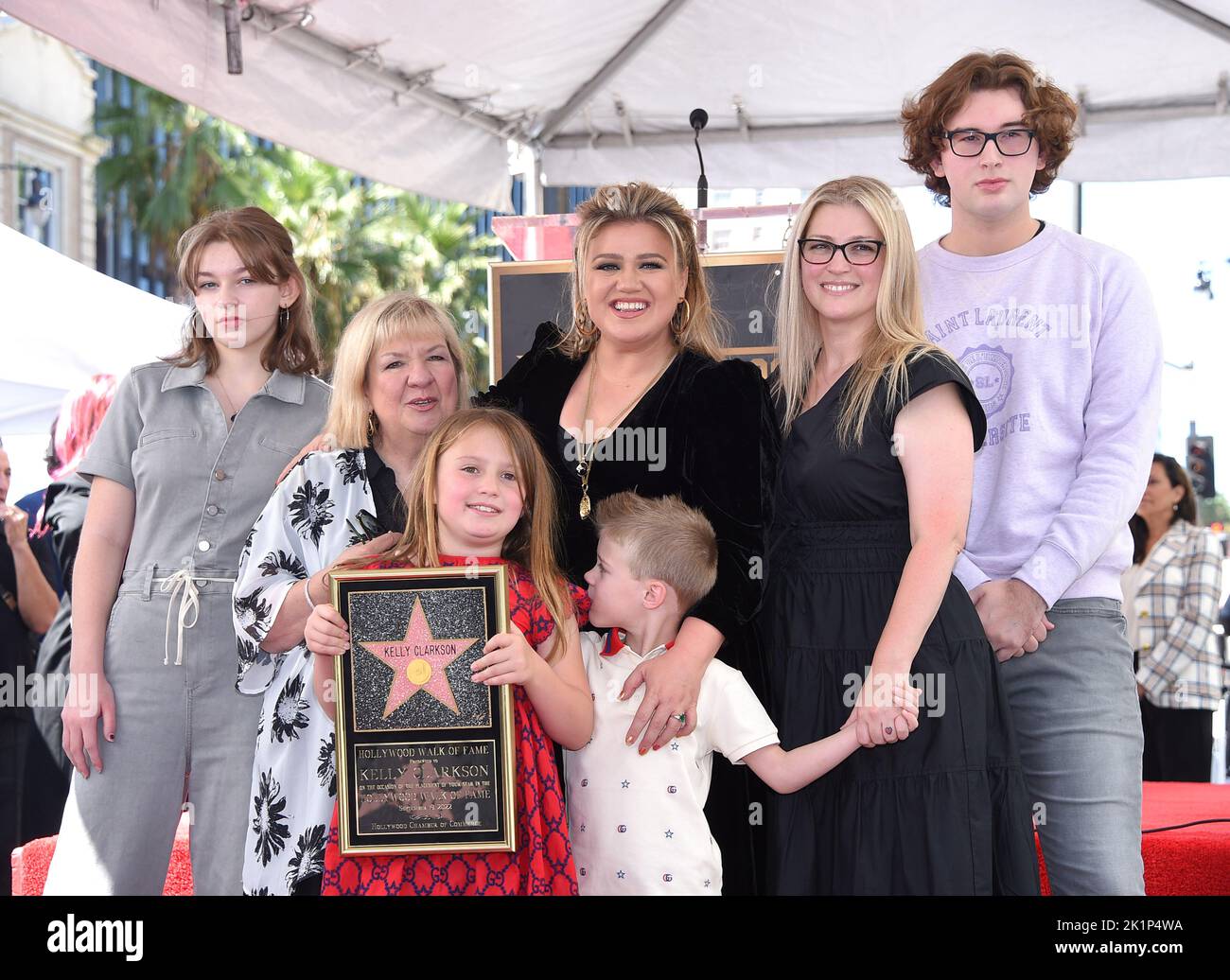 Alyssa, Kelly Clarkson’s sister, celebrates that Kelly has “finally ...