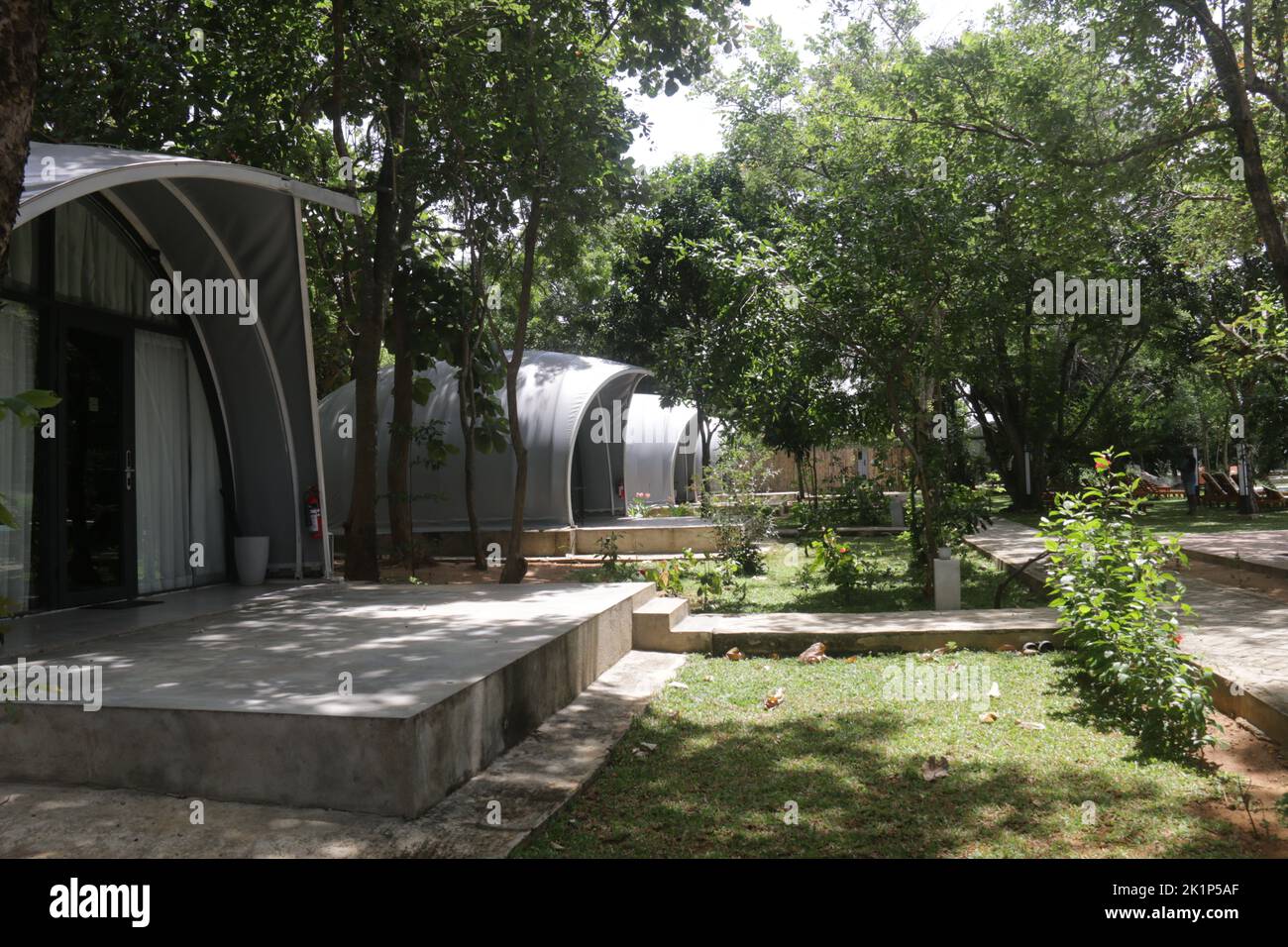 Tented lodges and pool area in Sri Lanka Stock Photo - Alamy
