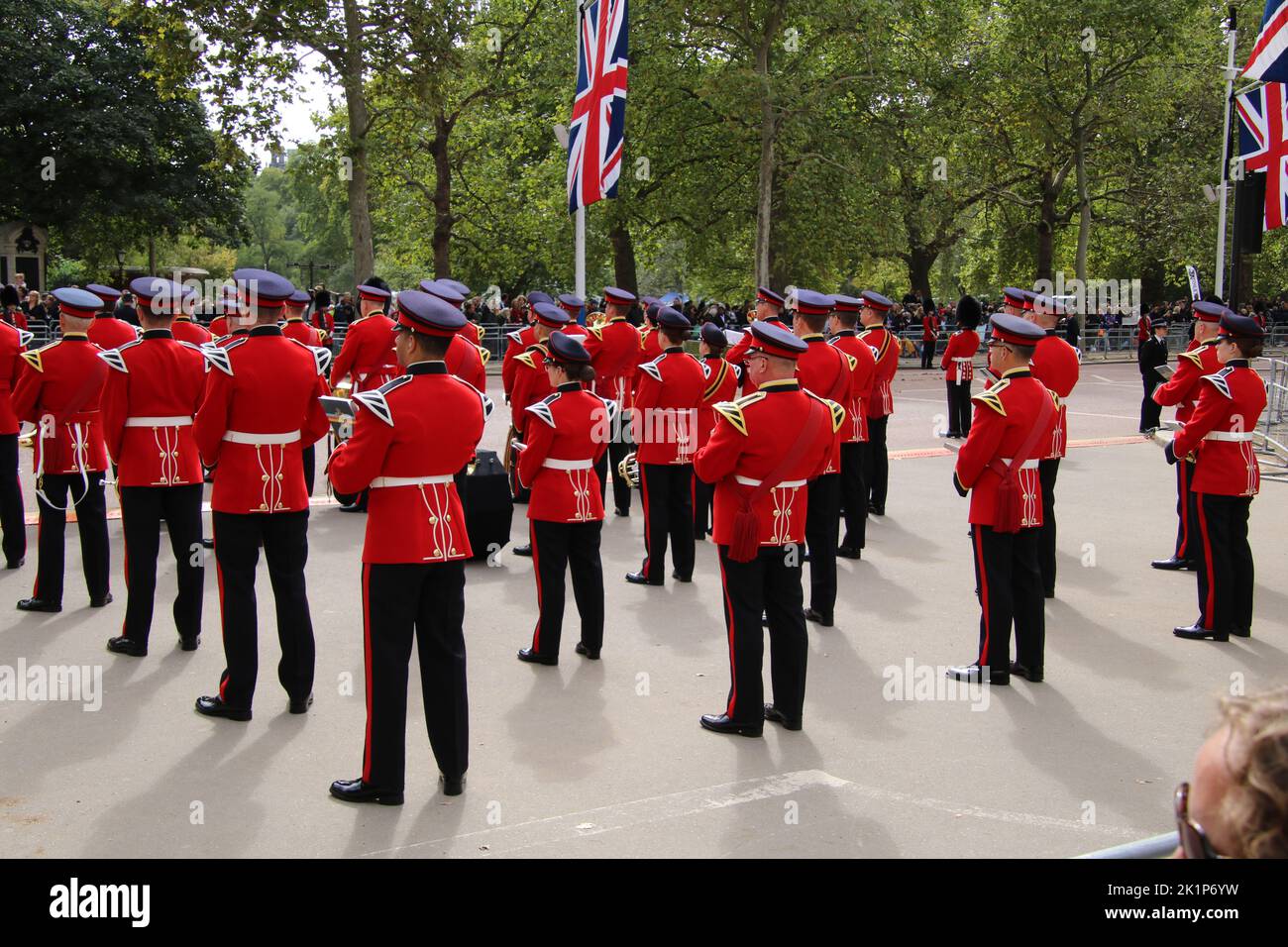 Royal grenadiers horse guards parade road hi-res stock photography and ...