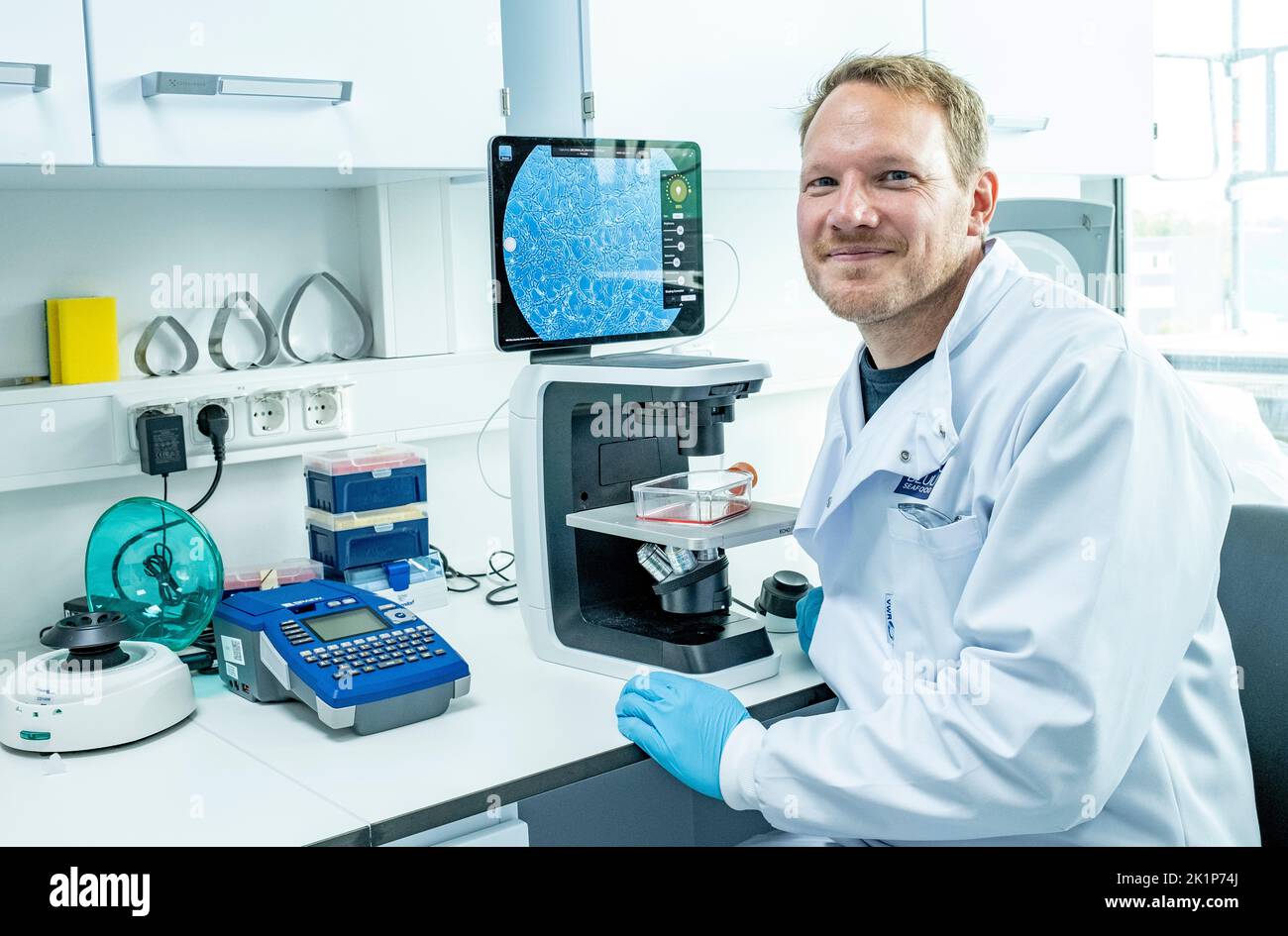 PRODUCTION - 09 September 2022, Schleswig-Holstein, Lübeck: Sebastian ...