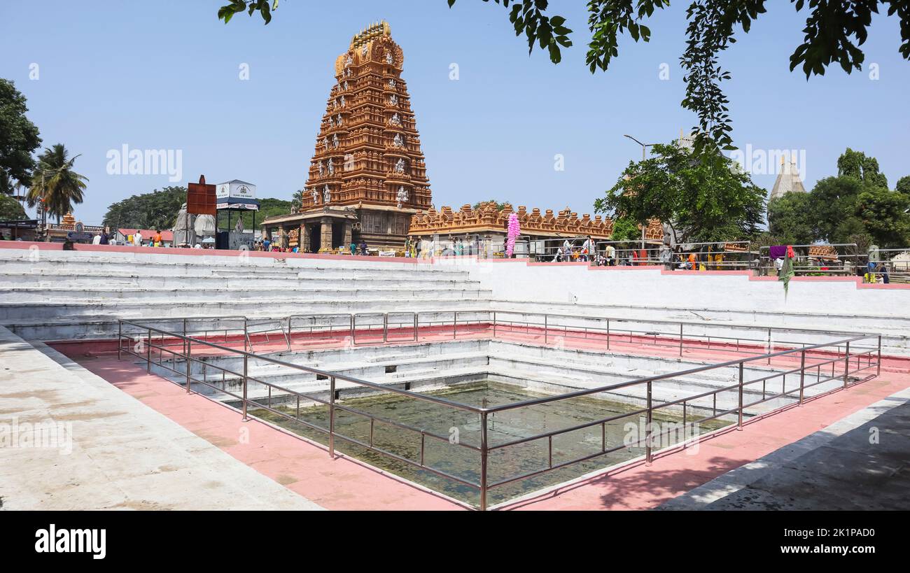 View of Kalyani of Srikanteshwara Temple and Gopuram, Nanjangud, Mysore ...