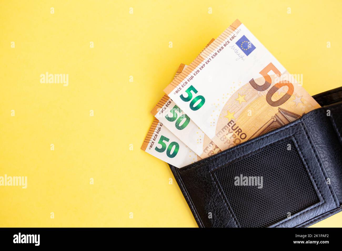 100 euro banknote with wallet hi-res stock photography and images - Alamy