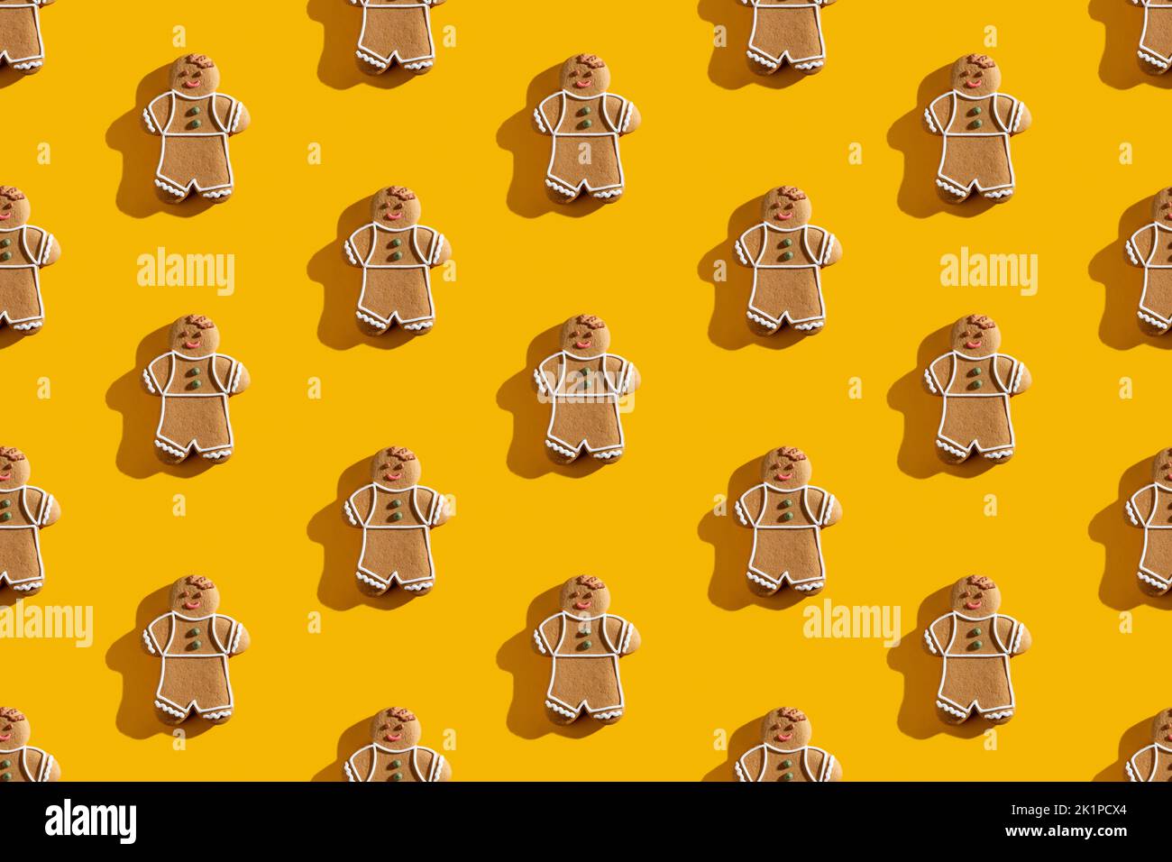 Orange seamless background. Gingerbread man pattern. Brown cookie cute ...