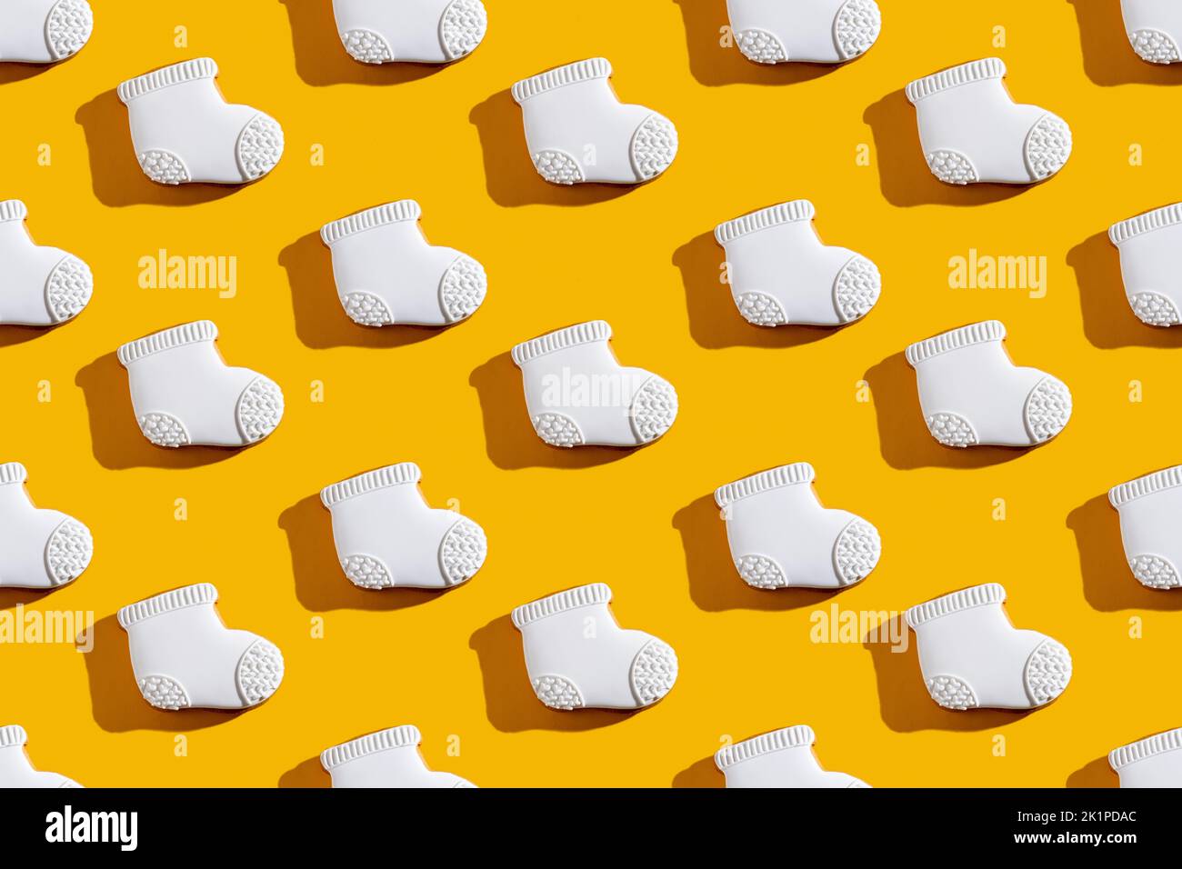 Stocking seamless pattern. Yellow art background. White decorative sock ...