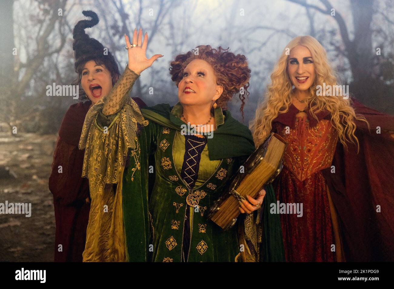 Hocus Pocus 2 From Left Kathy Najimy Bette Midler Sarah Jessica Parker 2022 © Disney