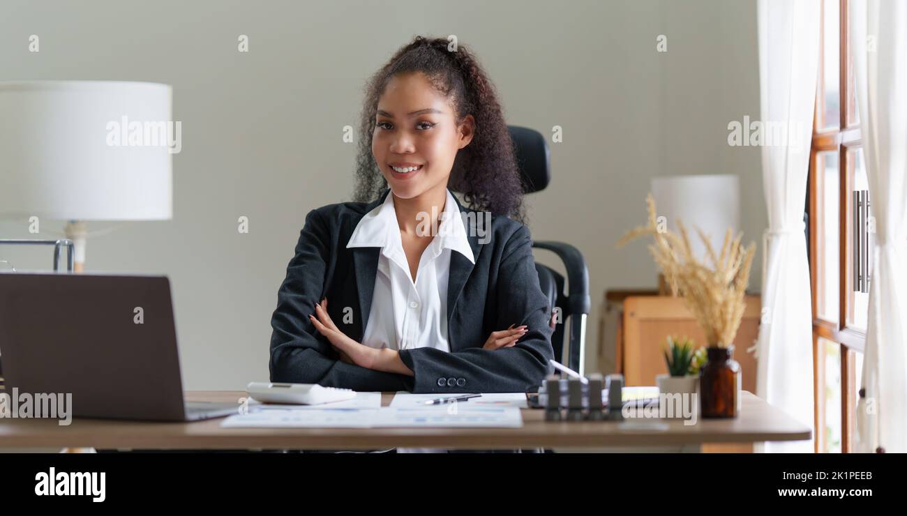 Successful business and partner achieving goals. Account and Finance ...