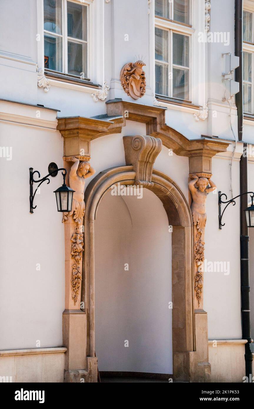 Small atlas statues hi-res stock photography and images - Alamy