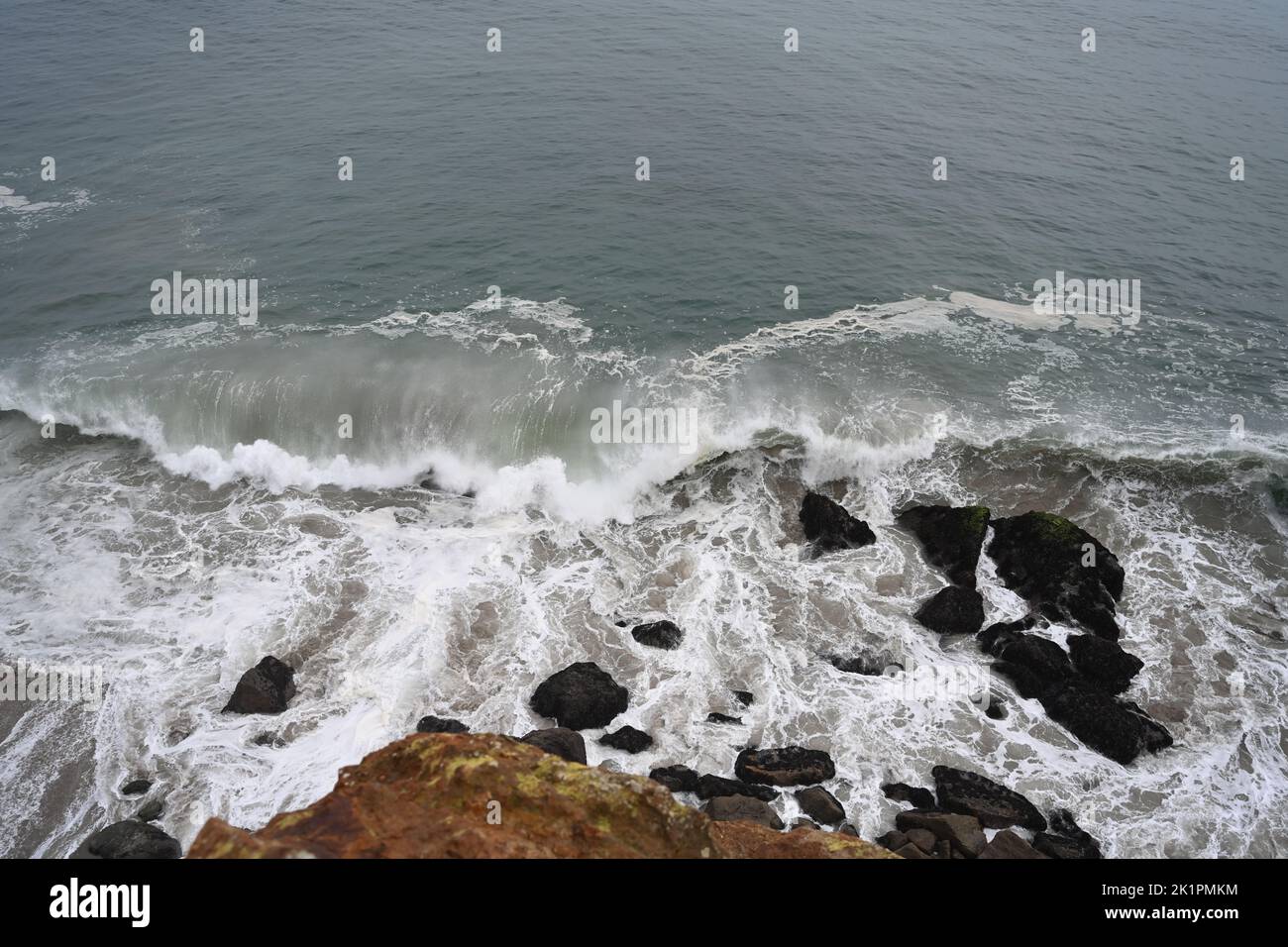 Wavy shore hi-res stock photography and images - Alamy
