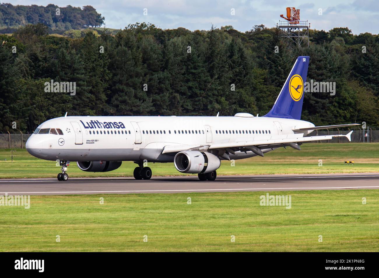 Jet aircraft landing edinburgh hi-res stock photography and images - Alamy