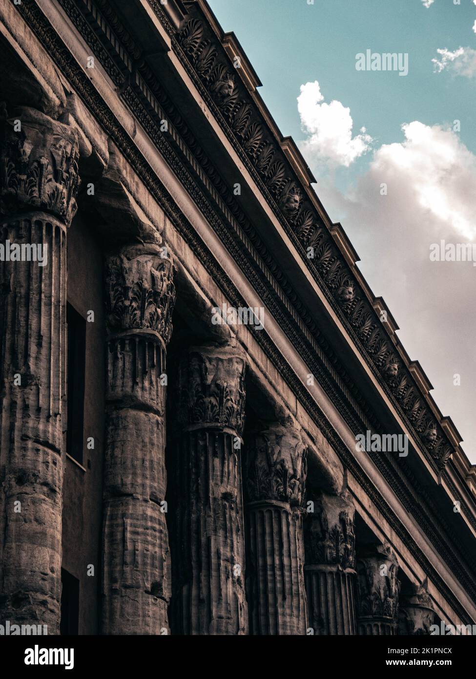 Columns rome hi-res stock photography and images - Alamy