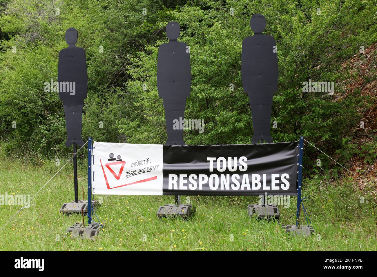 Goal zero accident, all responsible sign on a road in France called ...