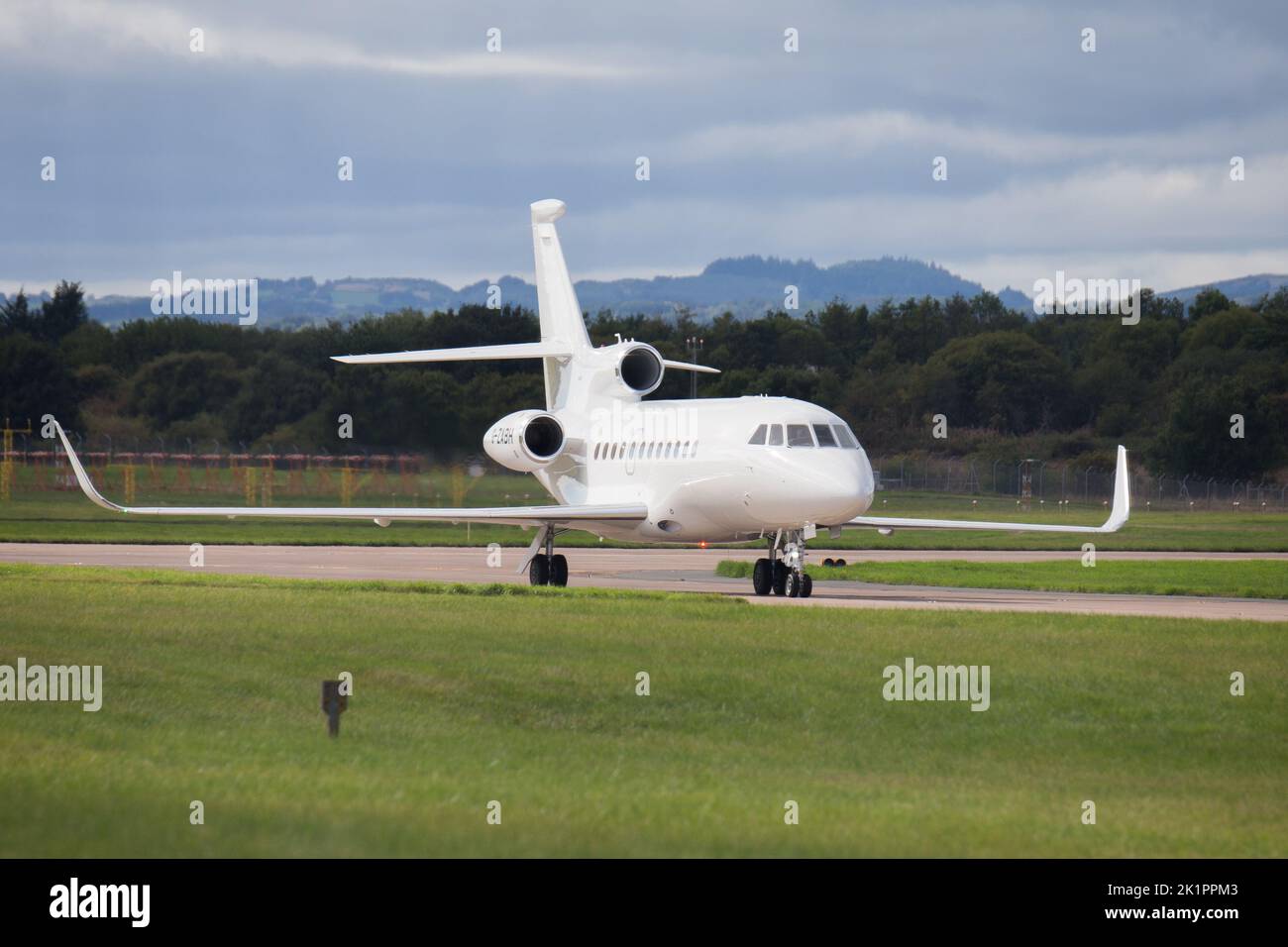 Raf dassault 900lx falcon jet hi-res stock photography and images - Alamy