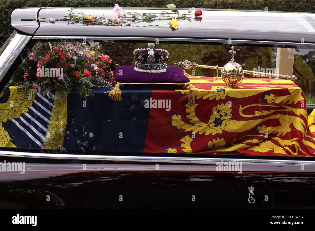 The State Hearse carrying the coffin of Queen Elizabeth, draped in the ...