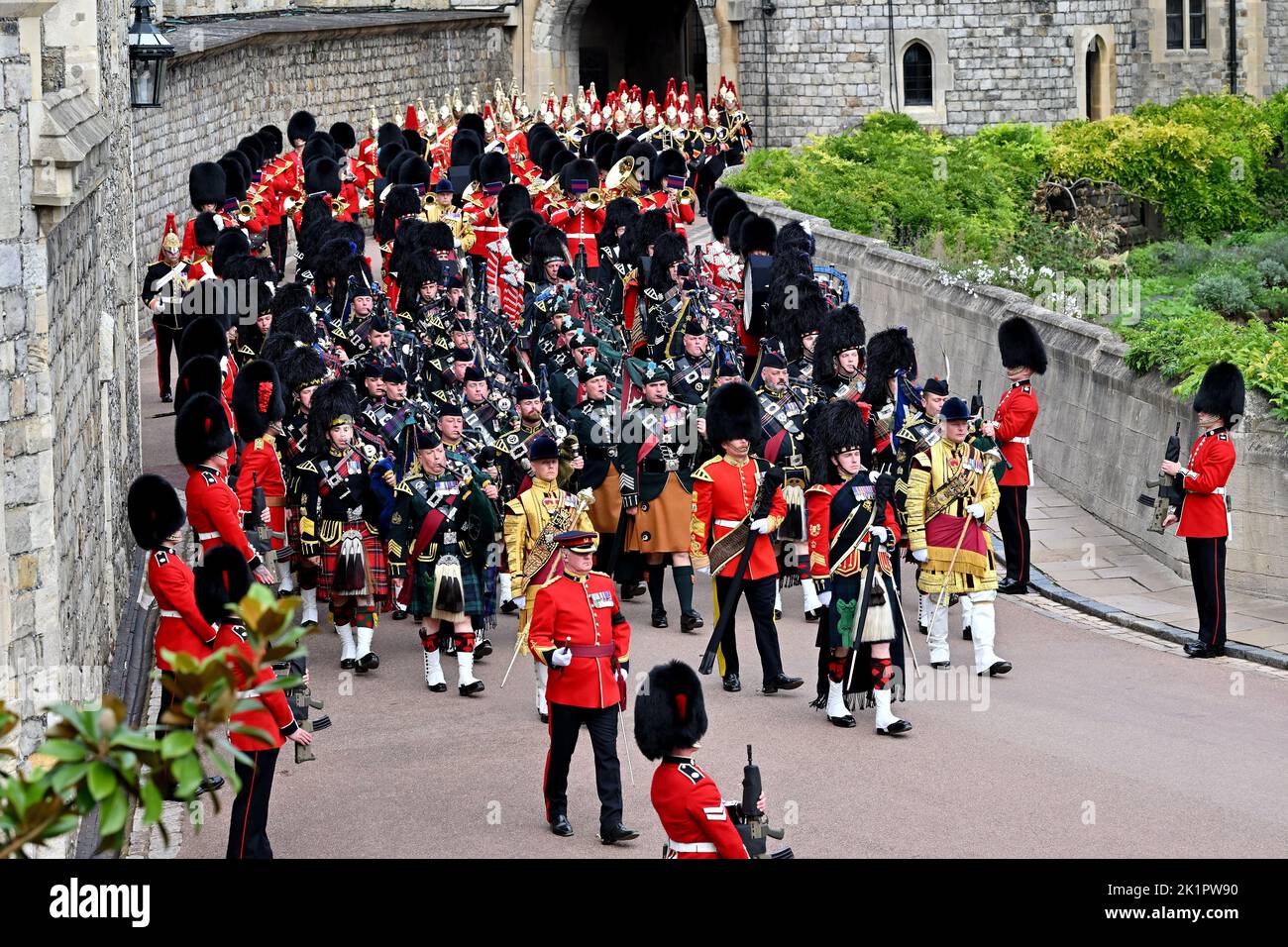 Drums funeral queen elizabeth ii hi-res stock photography and images - Alamy