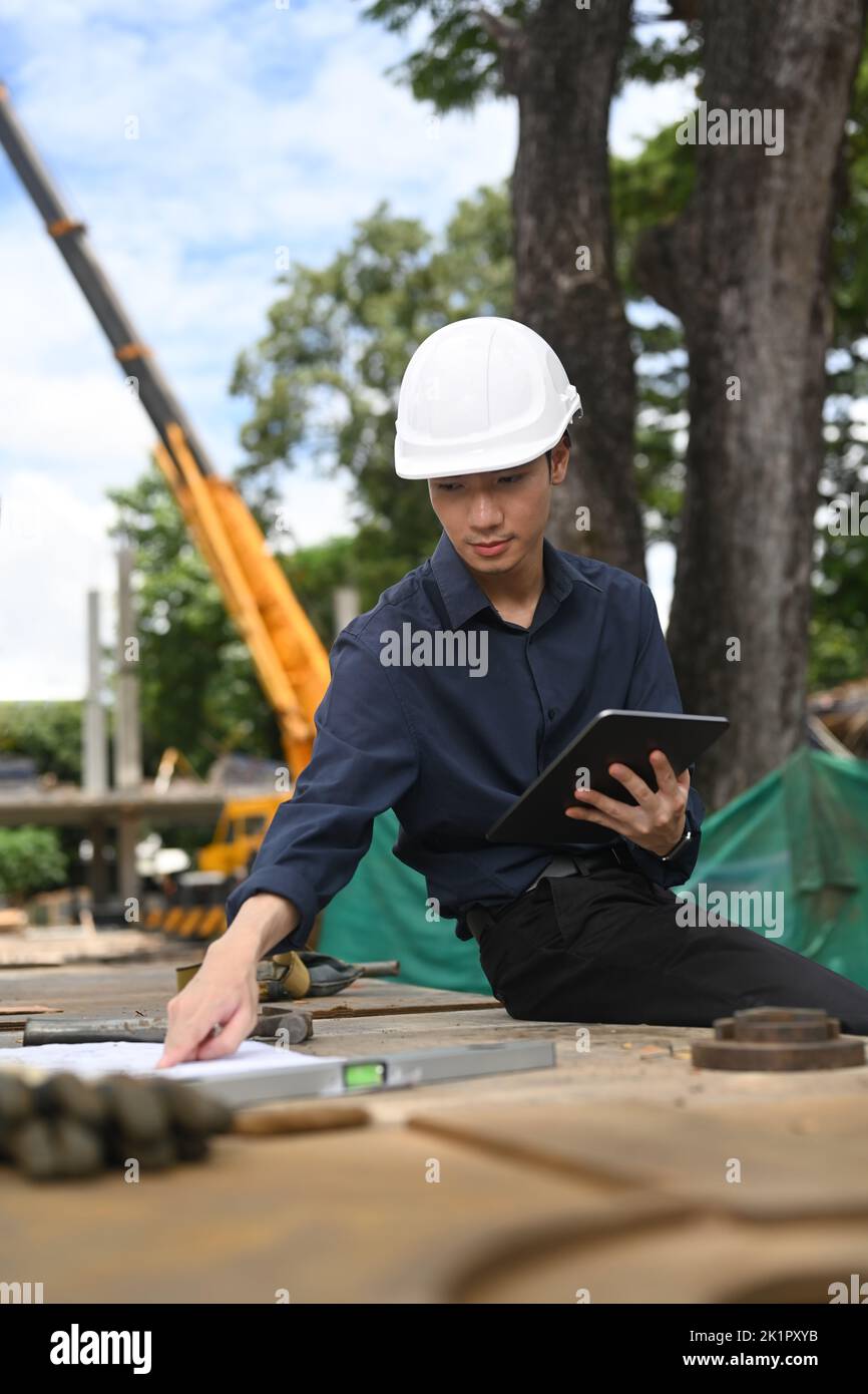 Adult supervising hi-res stock photography and images - Alamy