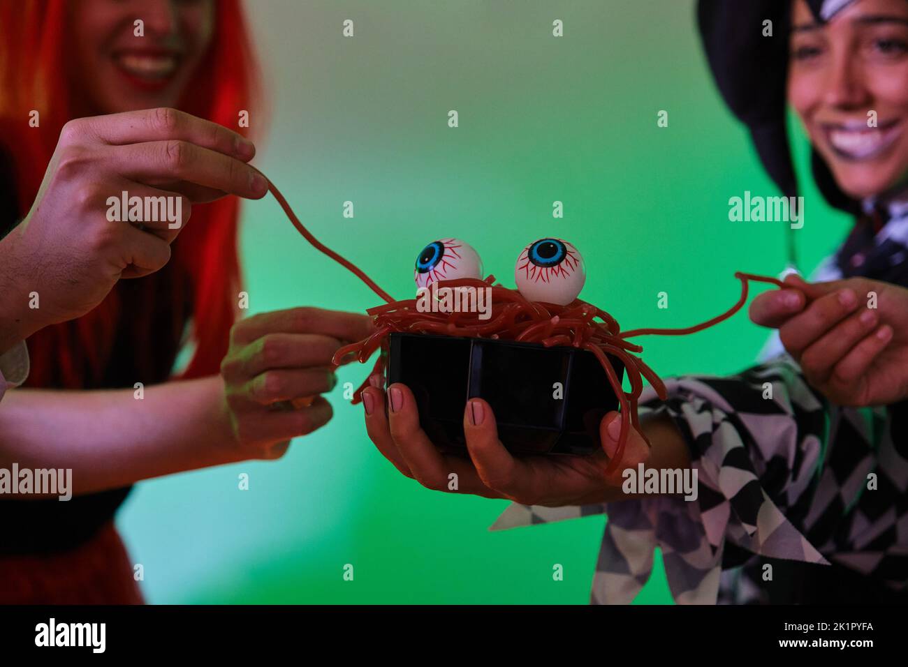 Four people eating hi-res stock photography and images - Alamy
