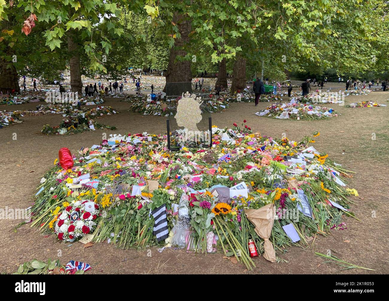 The floral tribute area in Green Park, London. Picture date: Tuesday ...