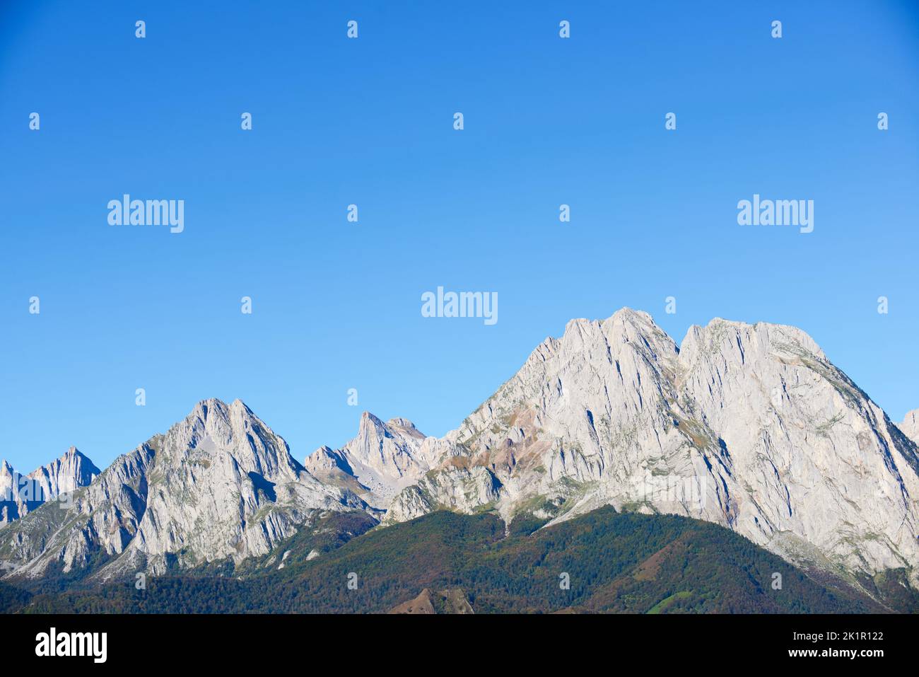 Peak in Lescun Cirque. Aspe Valley, Pyrenees in France Stock Photo - Alamy