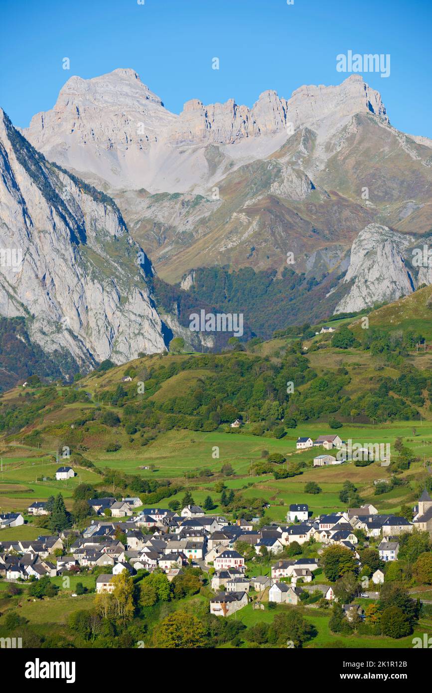 Lescun village in Aspe Valley, Pyrenees in France Stock Photo - Alamy