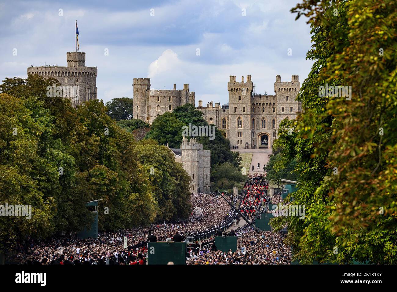The Queen returns to her beloved home of Windsor Castle for the last ...