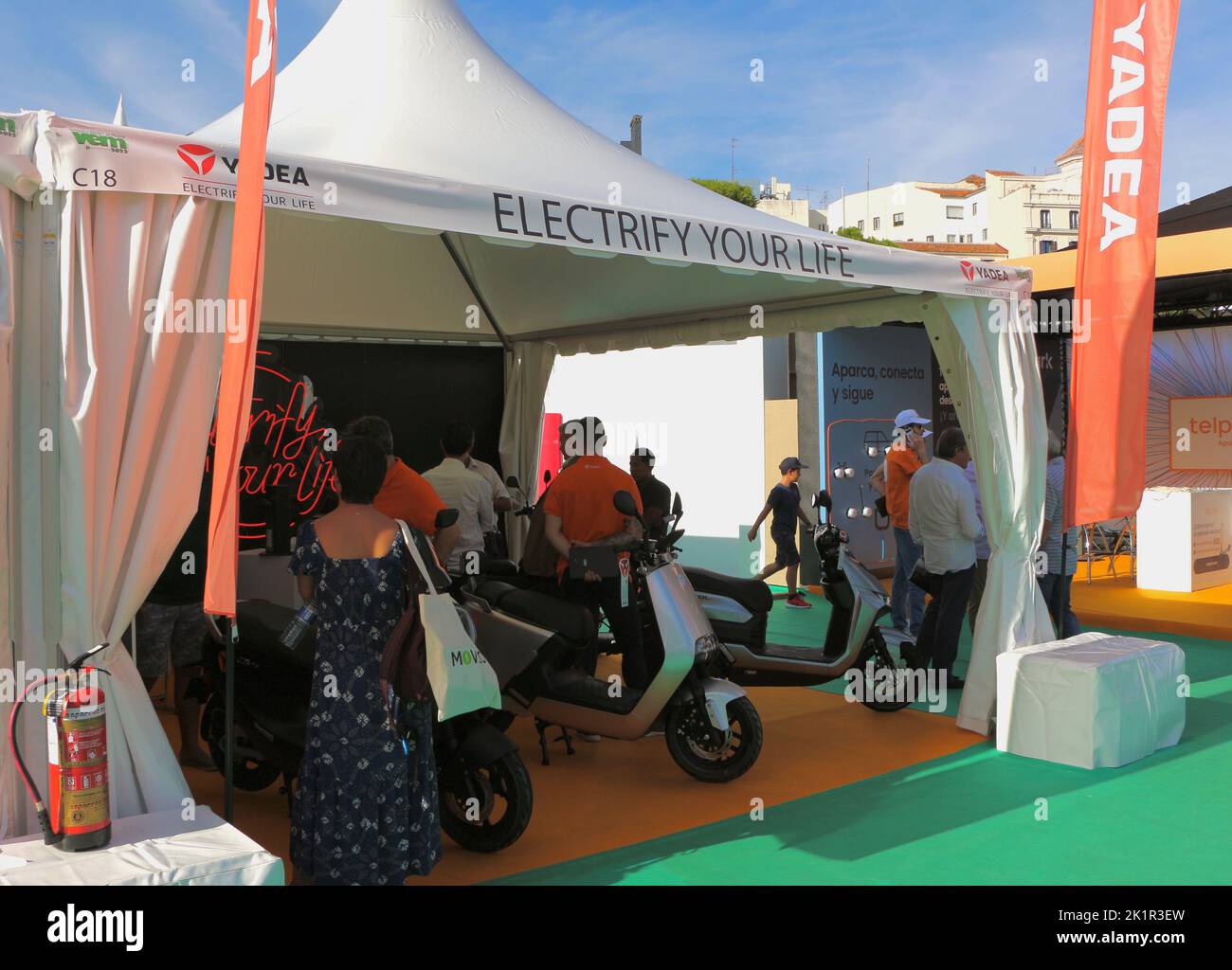 Madrid electric vehicle trade fair hi-res stock photography and images ...
