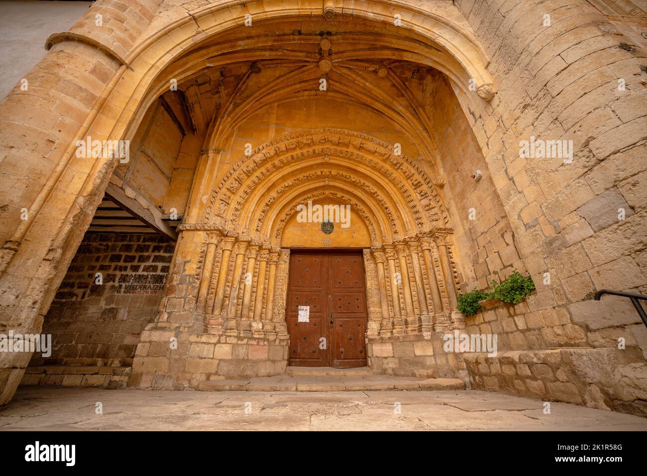 Famous medieval romanesque architecture hi-res stock photography and ...