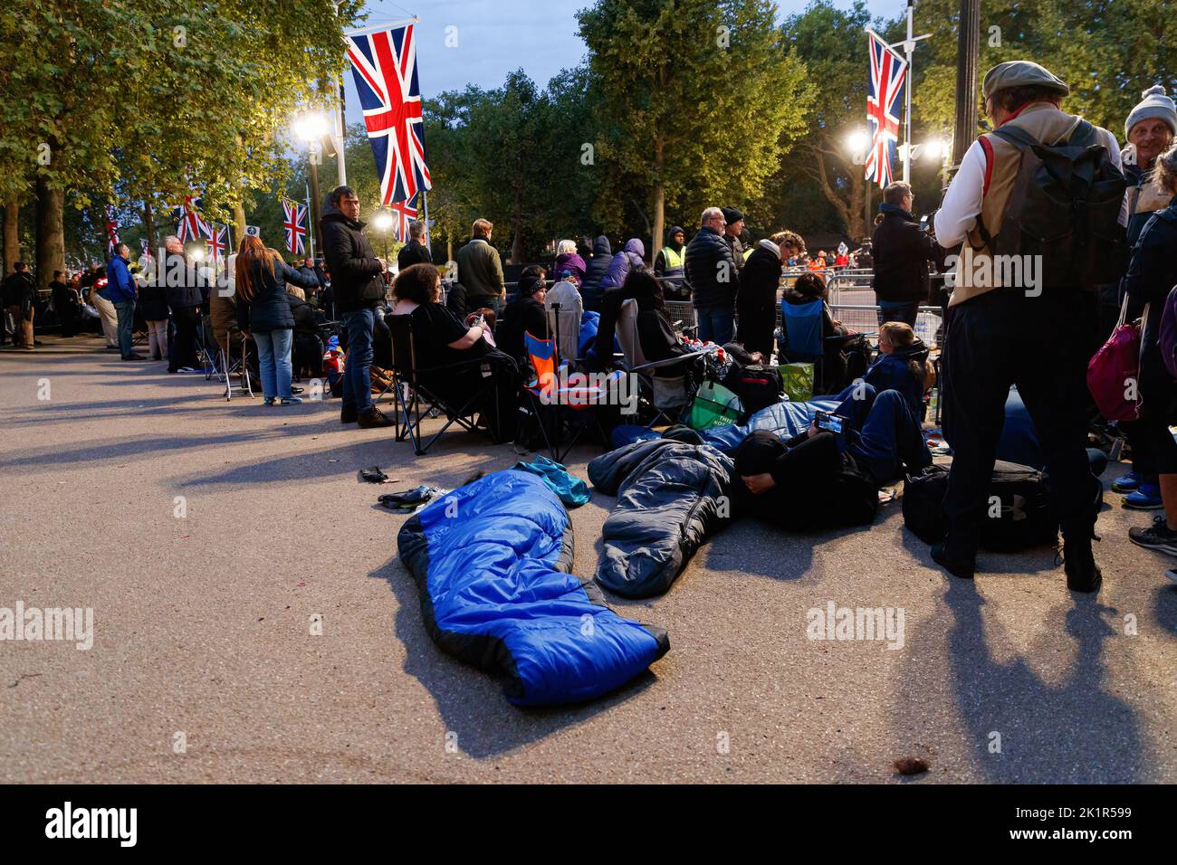 London, UK. 19th Sep, 2022. People sleep on the ground at The Mall ...